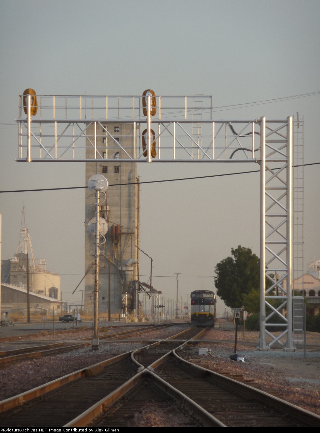 CDTX 2051 Eastbound, Working On A Clear